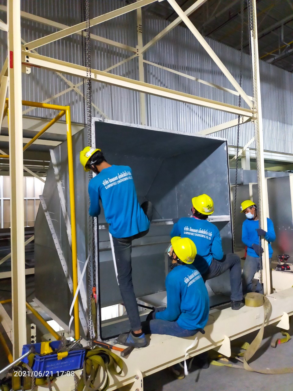 ติดตั้งท่อดักซ์-Mitsu Motor – รับเหมาติดตั้ง